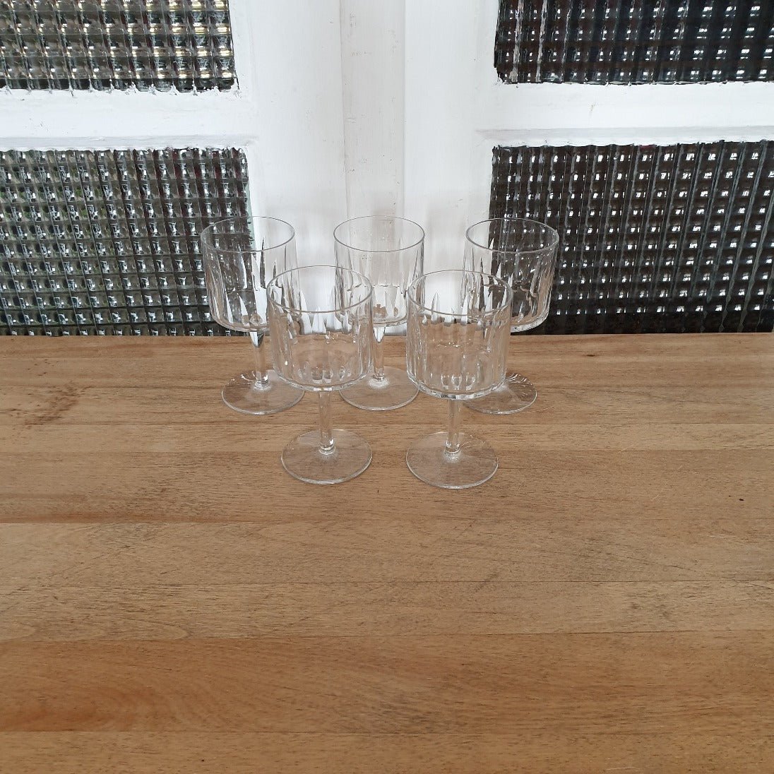 Lot de 5 verres à vin blanc en cristal de Bayel années 50 – Hello Broc